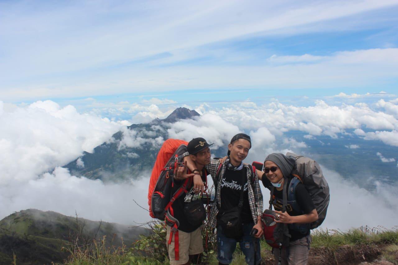 Mendaki Gunung Merbabu lewat Jalur Suwanting - TelusuRI