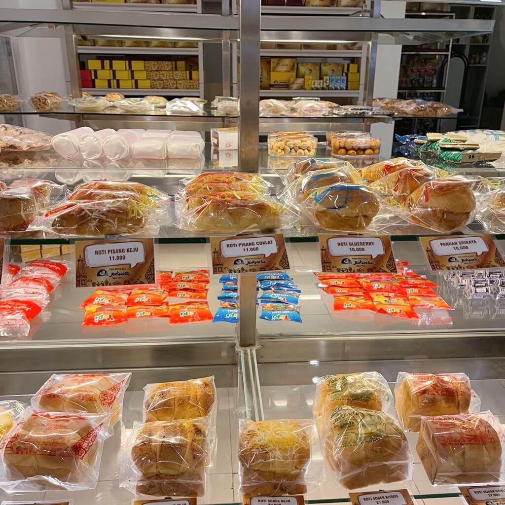 Merasakan Ontbijtkoek di Toko Roti Jakarta, Yogyakarta - TelusuRI