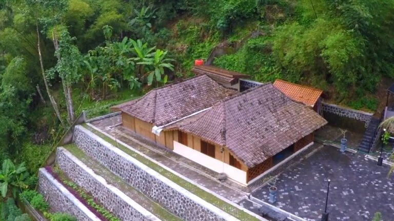 Menyusuri Alam dan Budaya Desa Wisata Tinalah - TelusuRI