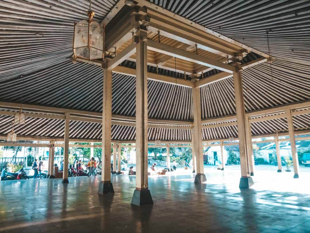 Melihat Masa Lalu Ndalem Sasana Mulya - TelusuRI