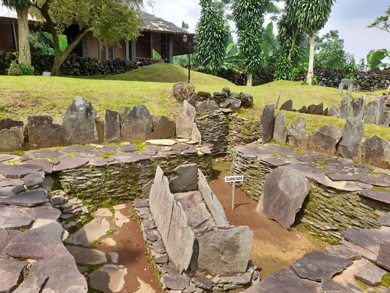 Wisata Edukasi Situs Purbakala Cipari - TelusuRI