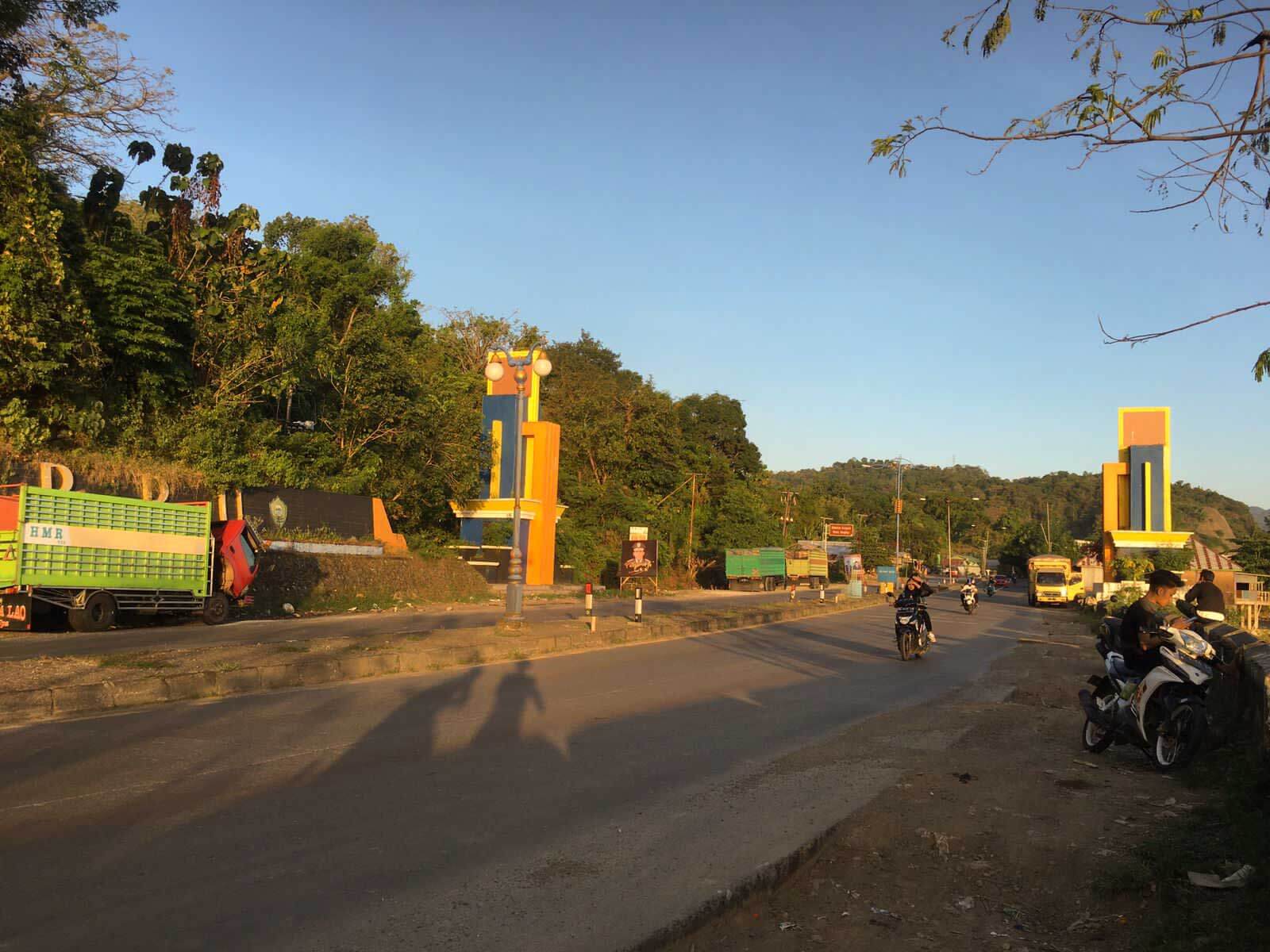 Sendu Senja di Perbatasan Kota - TelusuRI