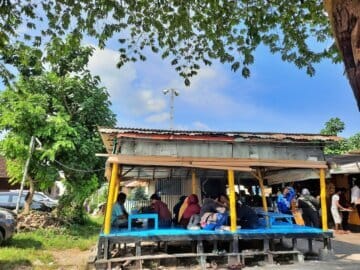 Menikmati Lezatnya Bebek Soponyono Madura di Tepi Suramadu - TelusuRI