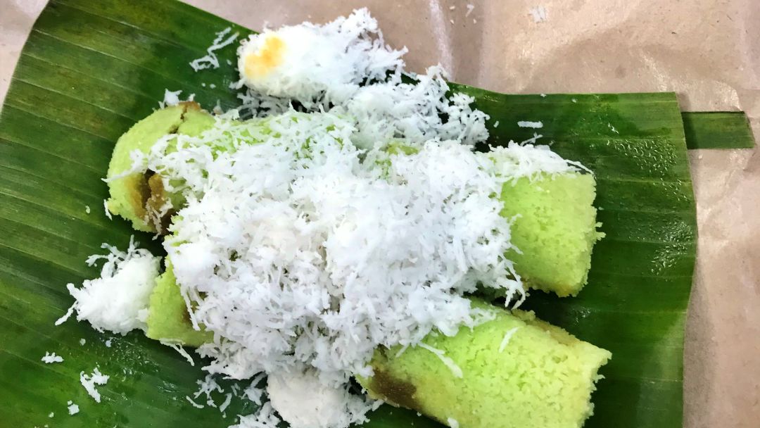 Nikmatnya Kue Putu Bambu, Kudapan Tradisional dari Masa ke Masa - TelusuRI