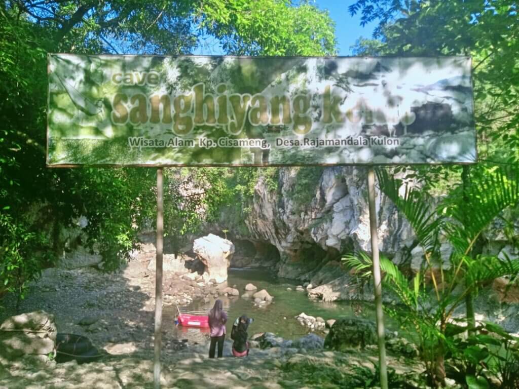 Sanghyang Kenit, Gua Karst Purba di Aliran Sungai Citarum - TelusuRI