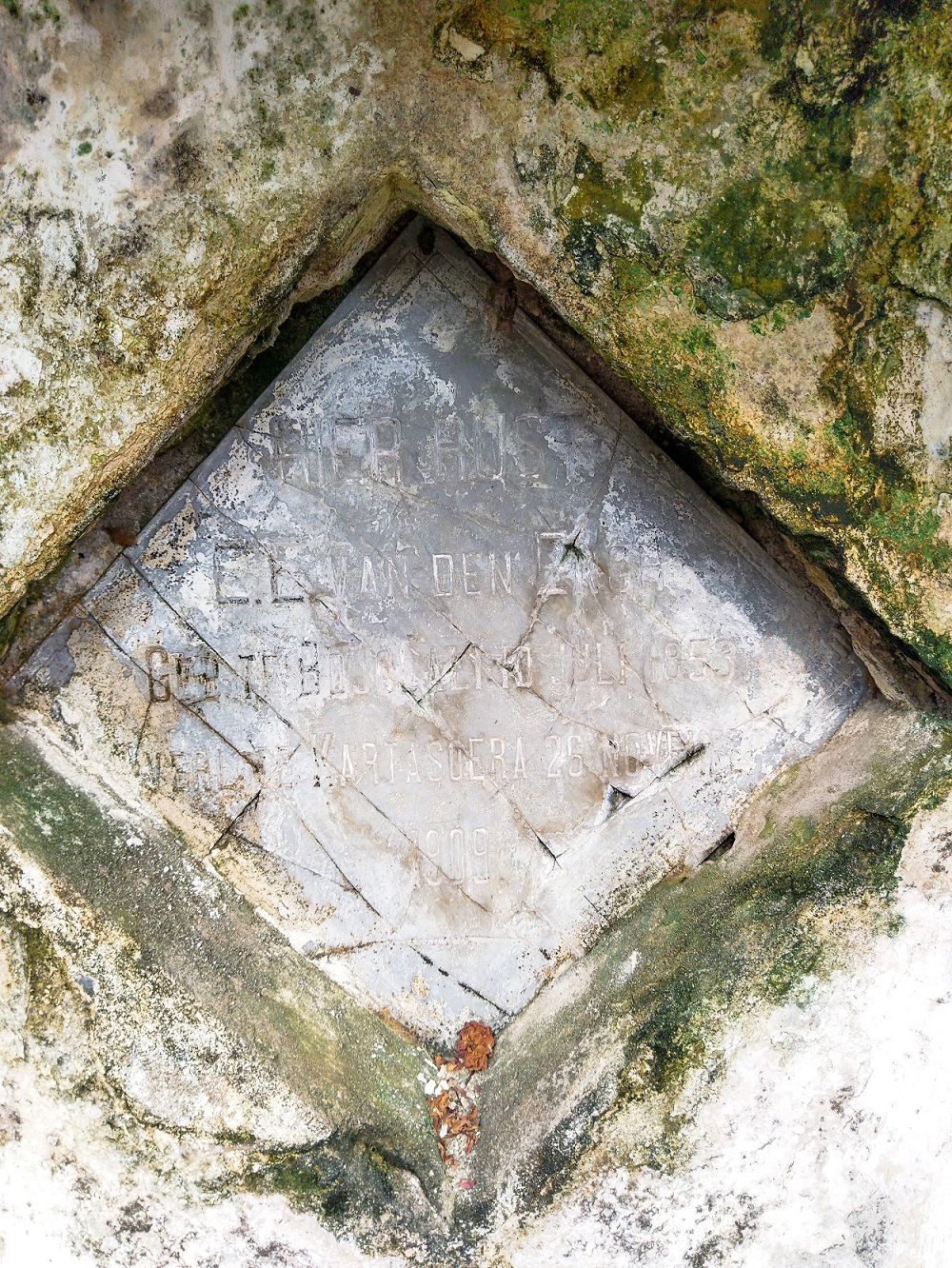 Jejak yang Tersisa dari Mausoleum Van Den Engh Klaten - TelusuRI