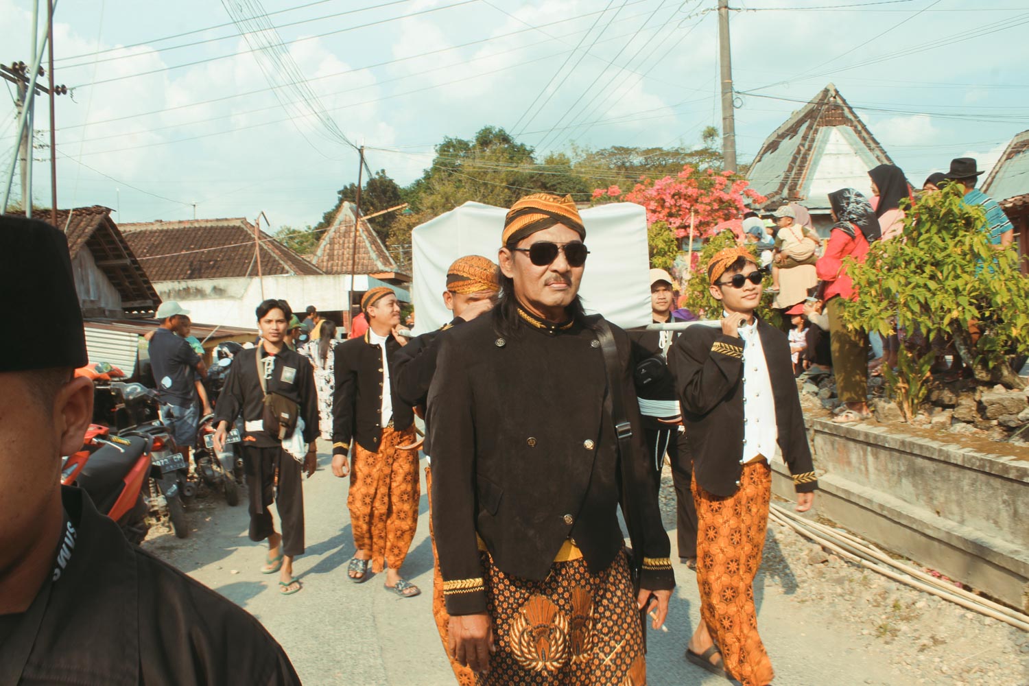 Melihat dari Dekat Tradisi Sedekah Bumi Desa Sugihmanik - TelusuRI