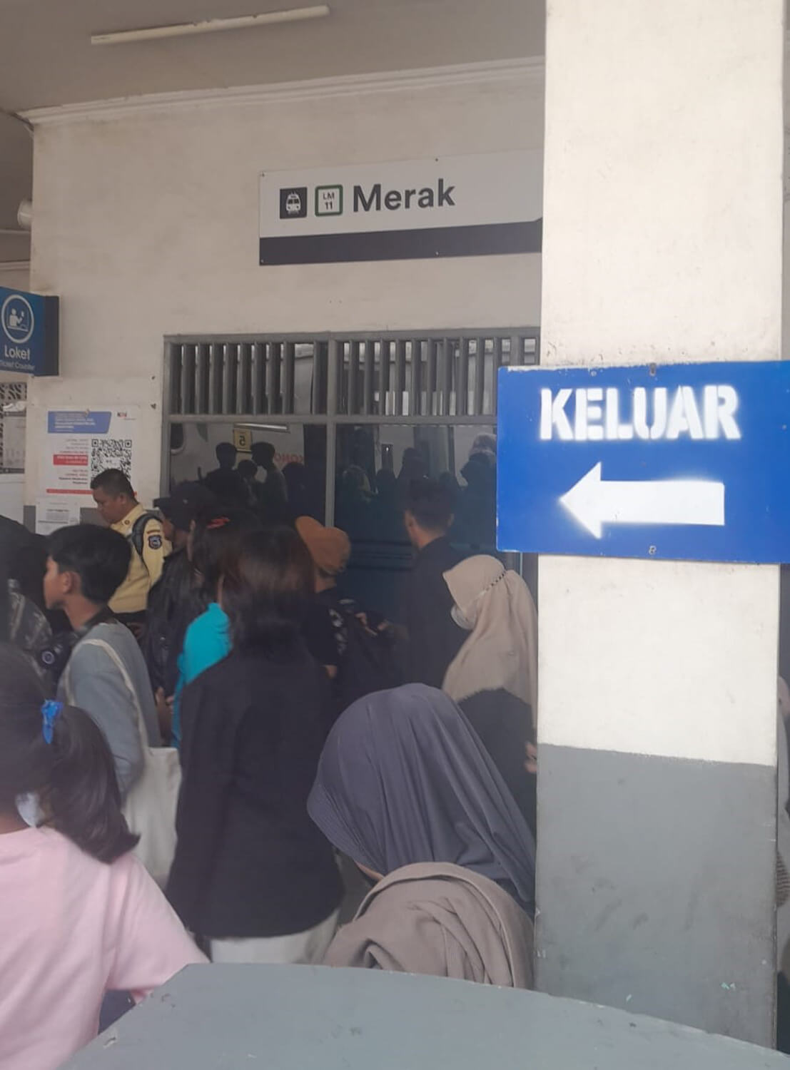 Jakarta – Merak: Perjalanan antar Commuter Line - TelusuRI
