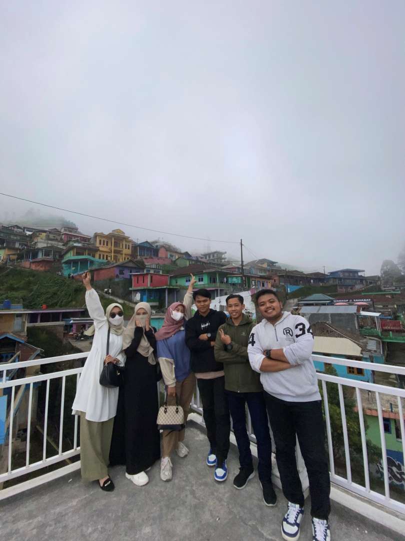 Dari Jogja ke Nepal Van Java - TelusuRI