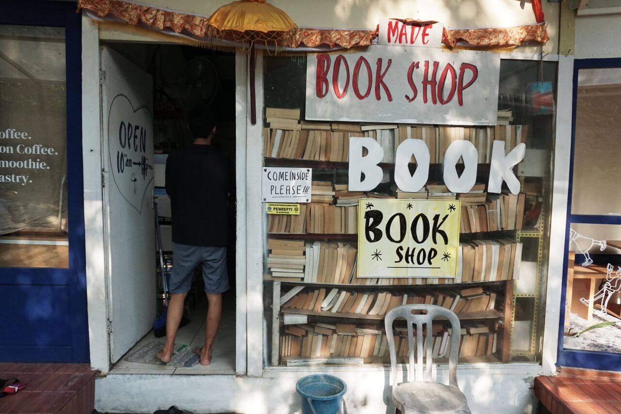 Estetika Made Bookshop Bali - TelusuRI